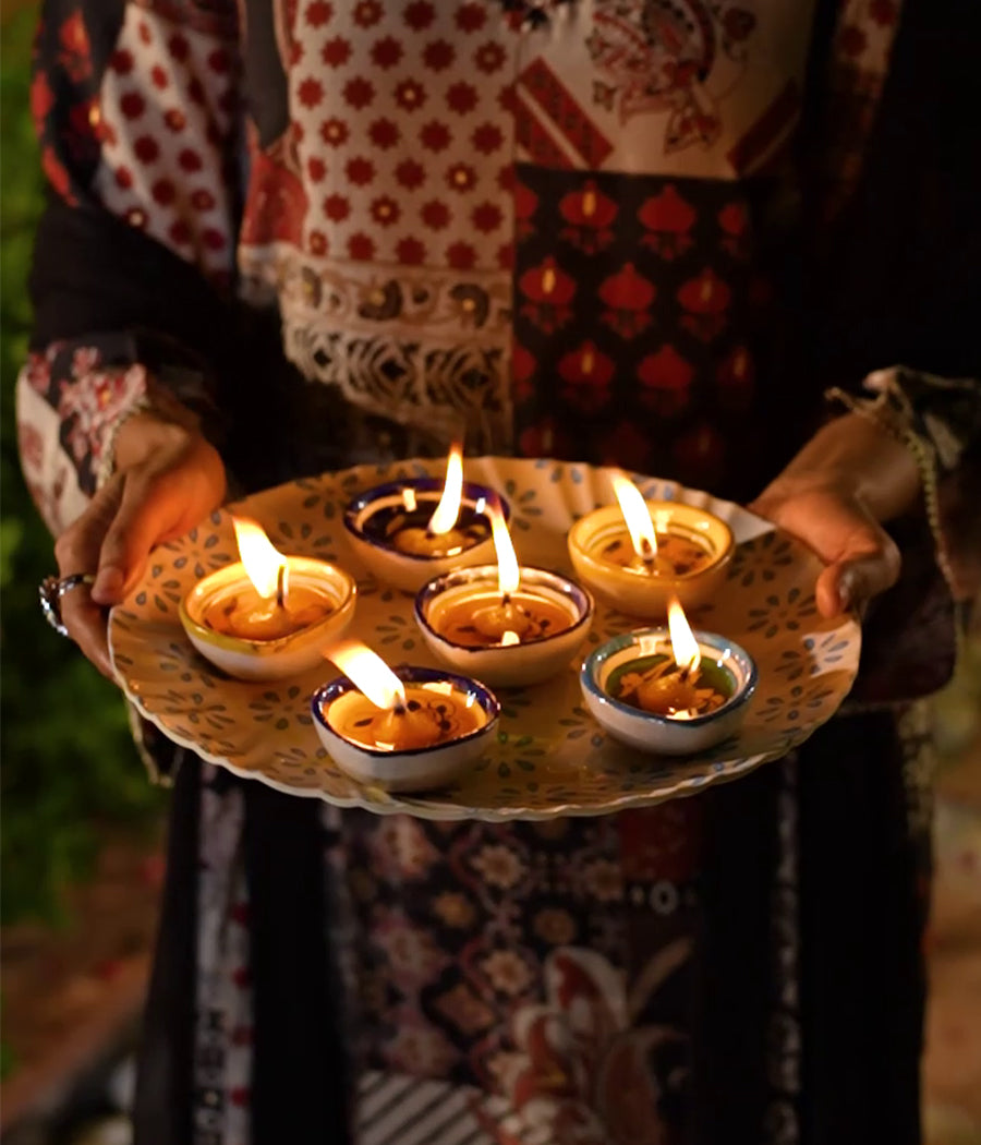 Blue Pottery Yellow Flower Design Diyas (Set of 6 Diyas) – Aravalii