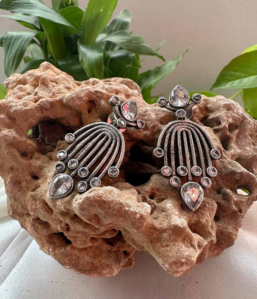 COLORLESS STONE RADIANCE STUDS – Aravalii