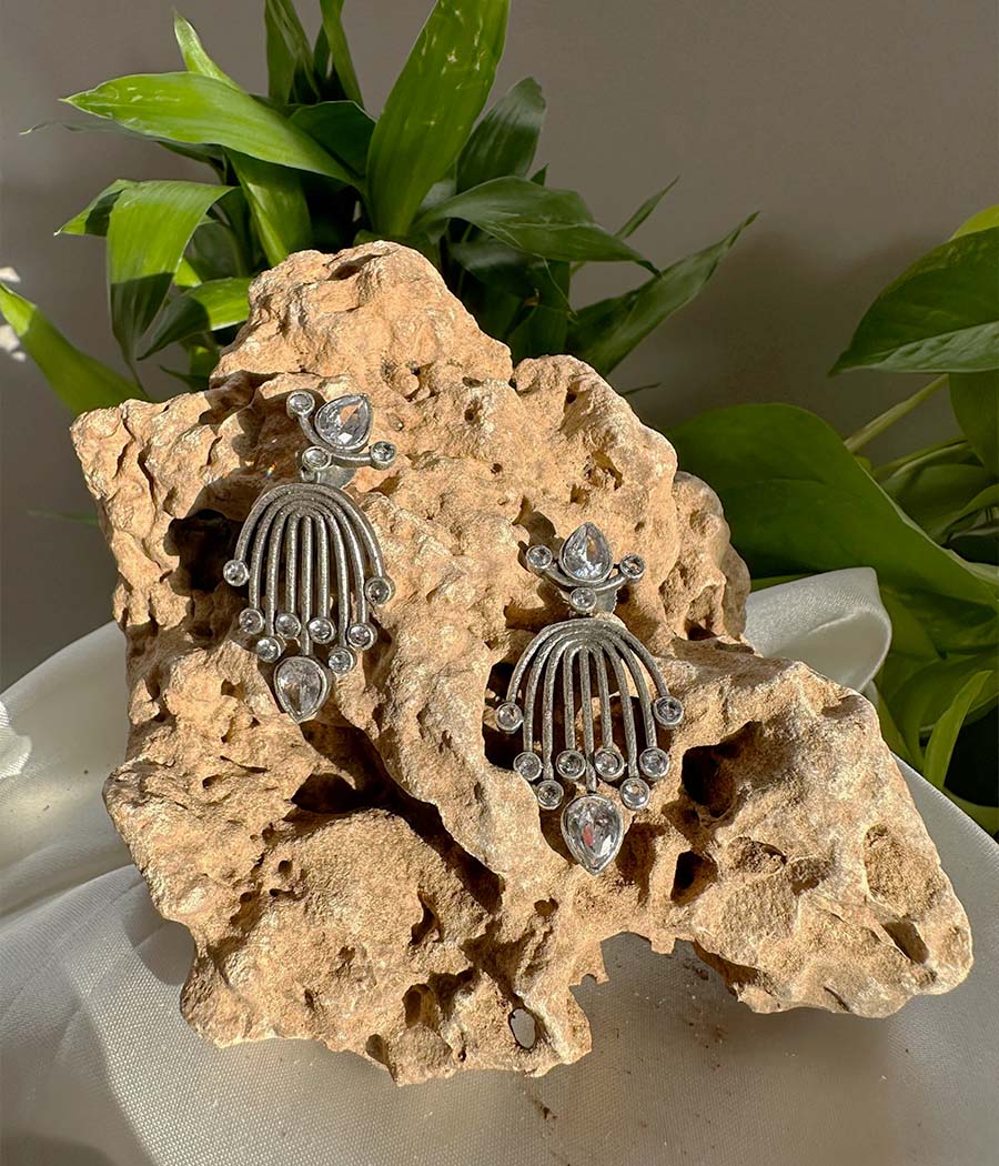 COLORLESS STONE RADIANCE STUDS – Aravalii